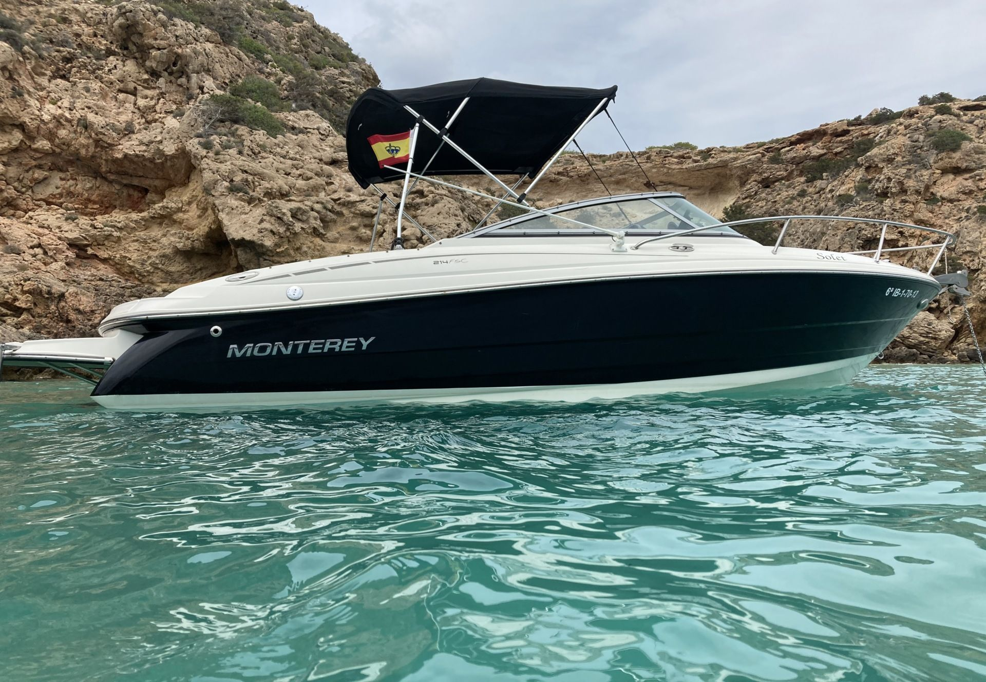 Monterey — 214 Fs (2008) - Book Any Boat